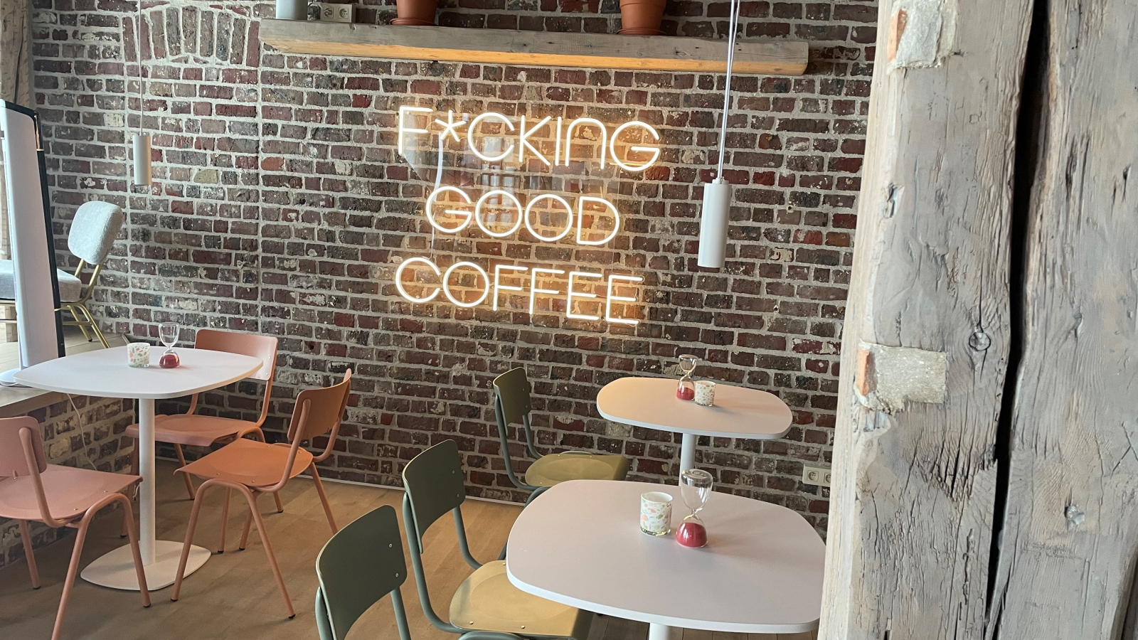 Barista Keith opent vandaag zijn Avi 38 koffiebar | Moeyaert