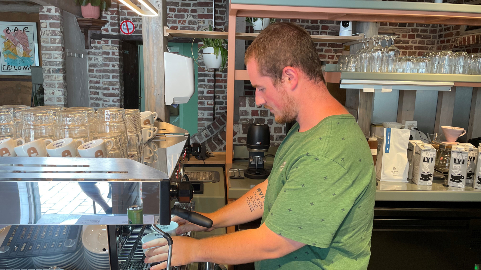 Barista Keith opent vandaag zijn Avi 38 koffiebar | Moeyaert