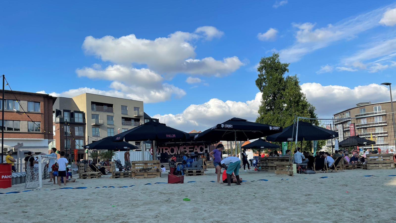 Deel I van 'te gast op Strombeach'. | Moeyaert